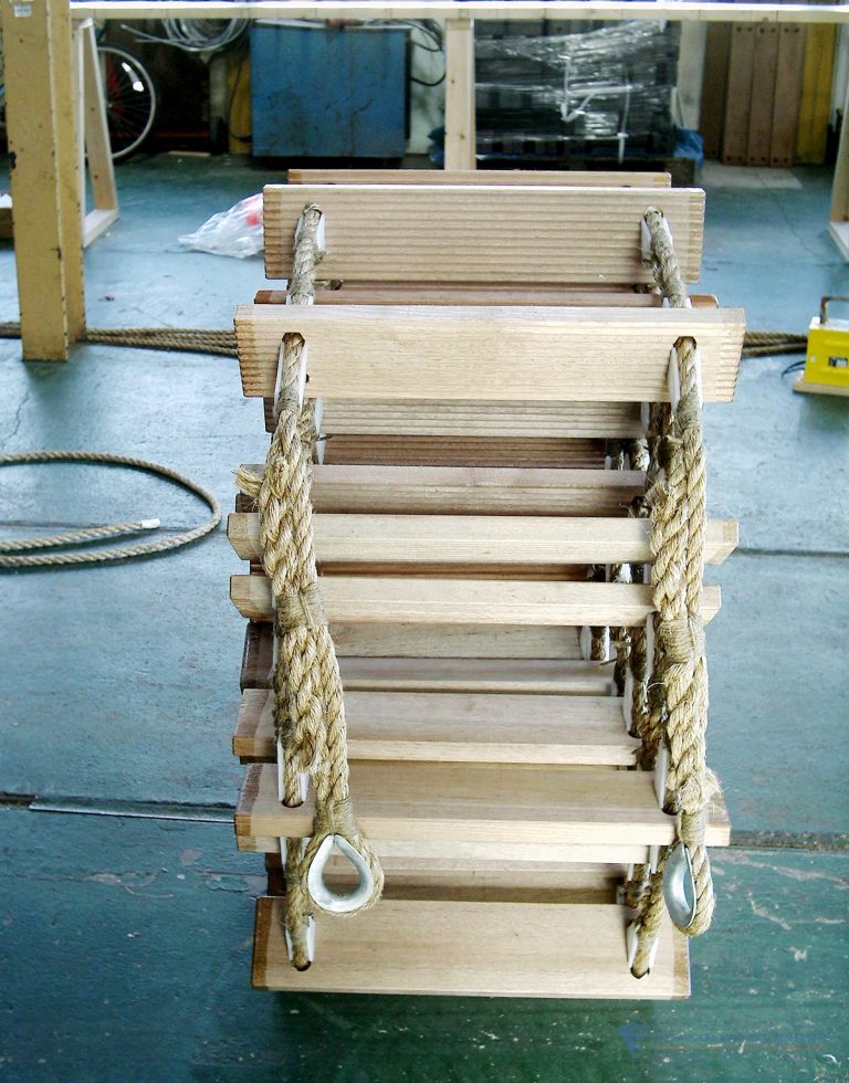 Pilot & Embarkation Ladders - Hand Whipping - PTR Holland ® Group